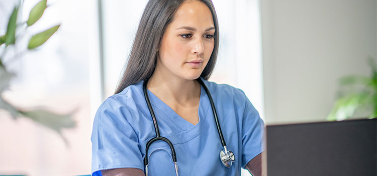 How To Become a Nurse Navigator (Steps, Duties & Salary 2025)